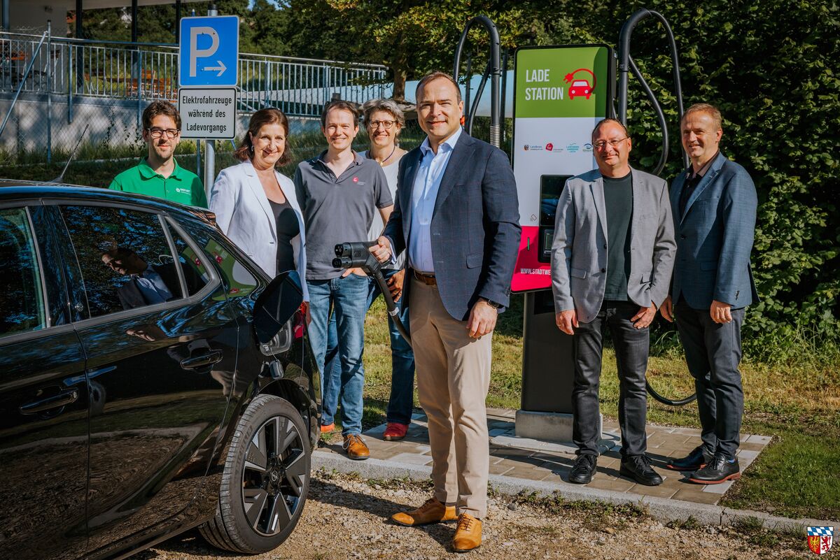 Einweihung der neuen Ladesäulen am Sommerbad Greifenberg
